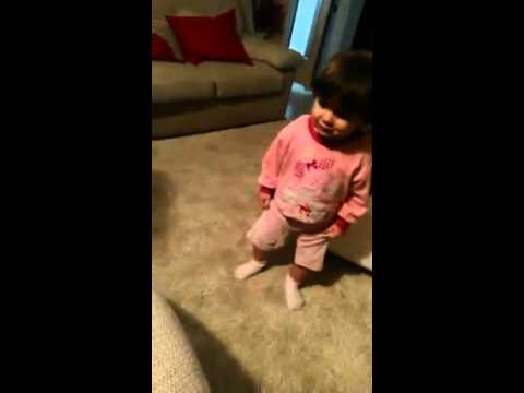 Sofia dançando funk .. Cucciolina