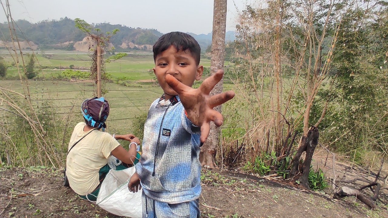 Chakma Jhum ,Maa Ka Chota Sa Jhum Ket Bahut Maja aya || Nikita chakma ...