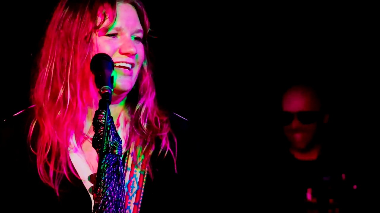 Piper Leigh & The Smoking Section - Too drunk to get Stoned - YouTube