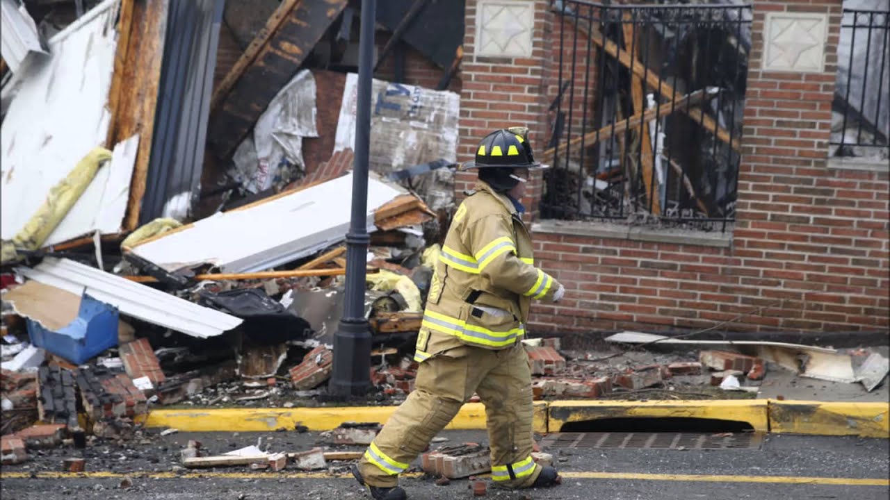 Edgewater fire by the numbers: Hundreds responded, 1,000 displaced ...