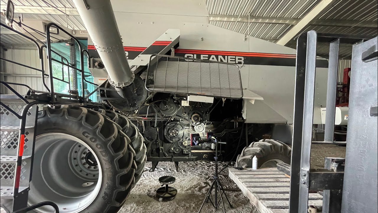 Gleaner R72, replacing main separator clutch bearings, part 1. - YouTube