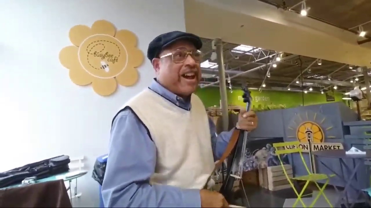 Ed Oxley Plays in the Clifton Market Cafe - YouTube