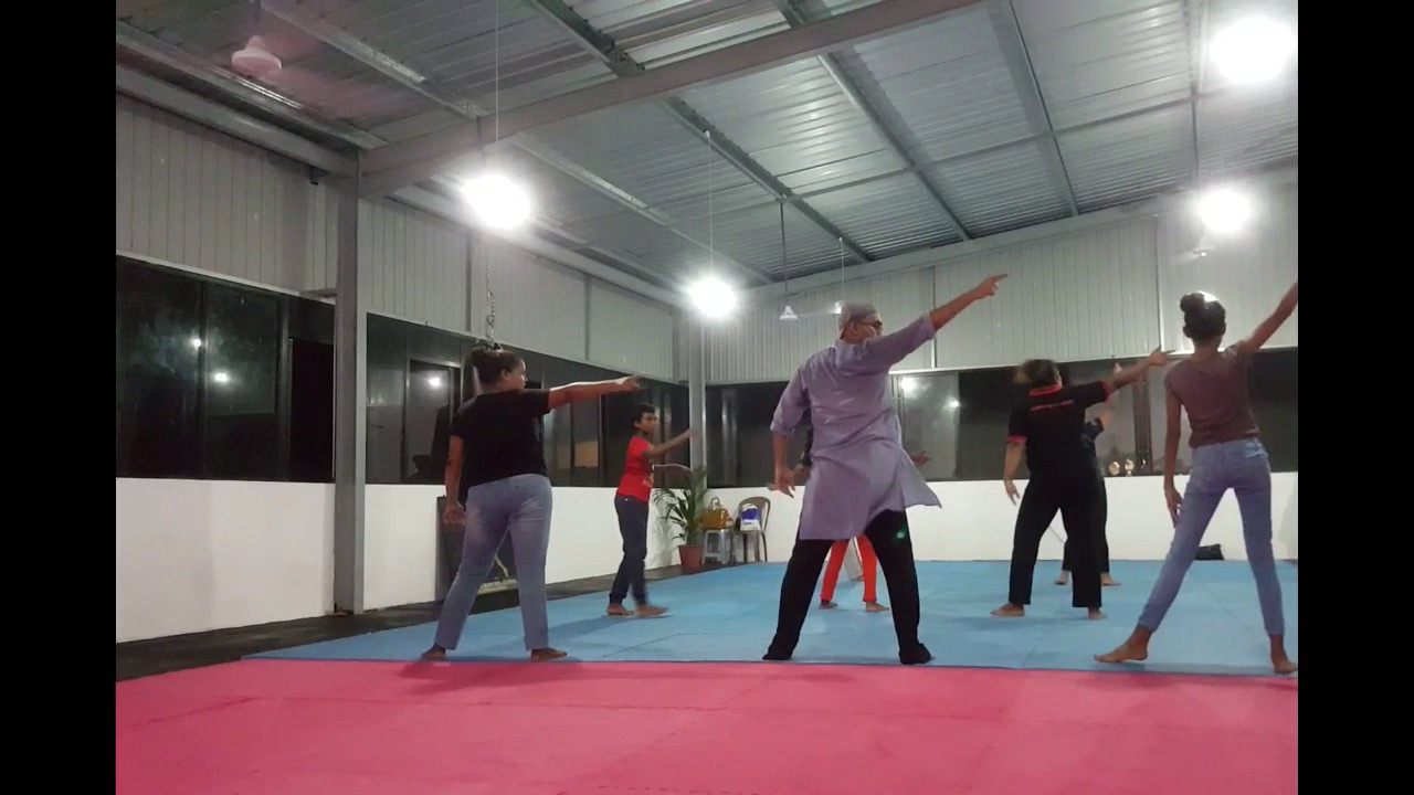 Badri Ki Dulhania - Naach Colombo @ Dhamya Fitness Centre! - YouTube