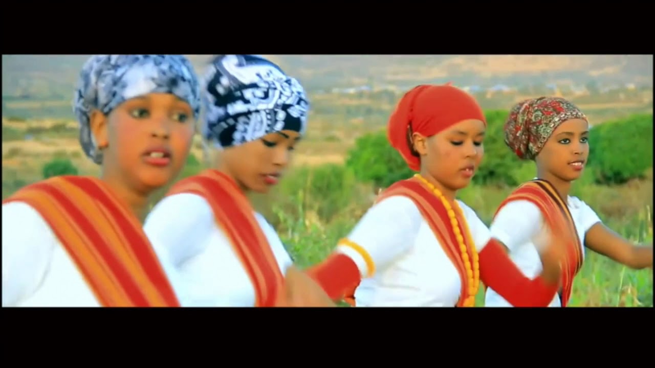 Dhaanto Cusub | Raxma | Dhuux Dhaanto | 2018 | Footage Mixed - YouTube