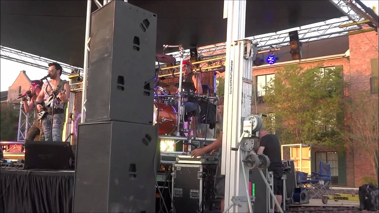 Chee weez at Coushatta Casino Pool - YouTube