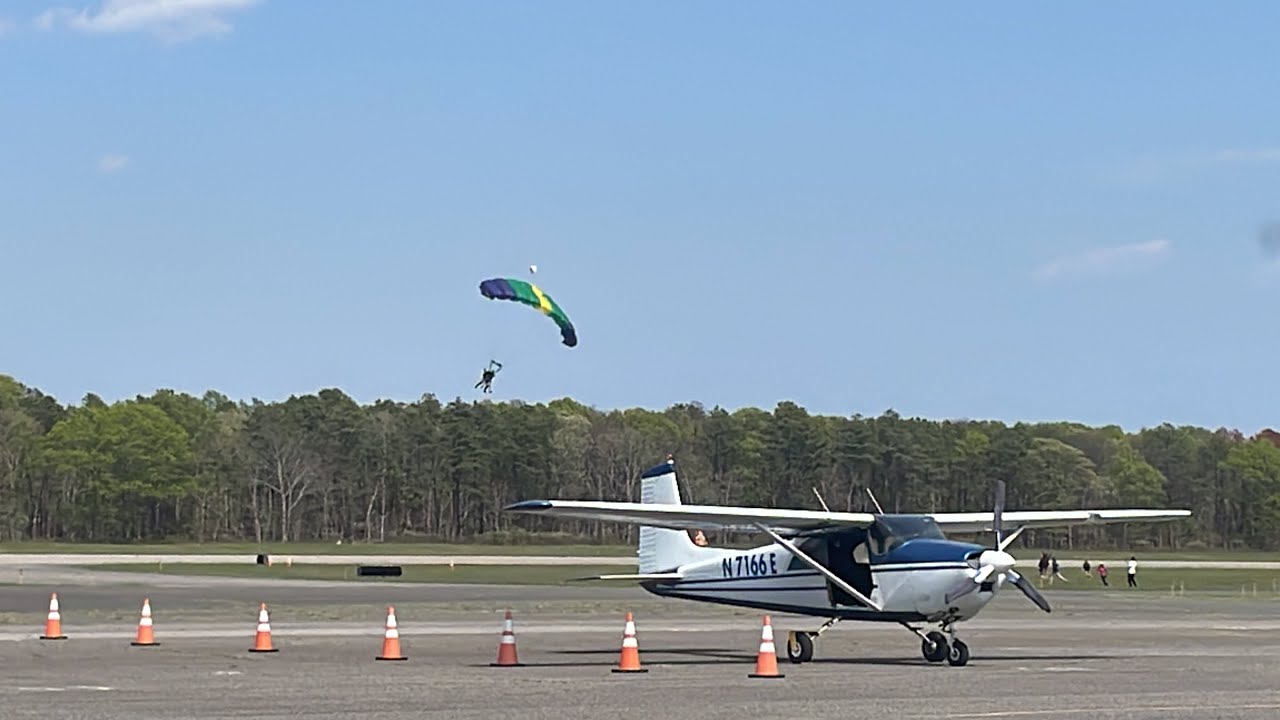 Plane Spotting the Cessna 208B Grand Caravan with Skydivers, on the ...