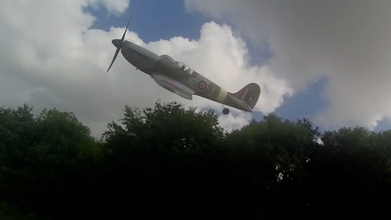 R/C Planes Mustang, Spitfire, Bf109, 400mm plus AeroScout 1.1 - Stunts ...