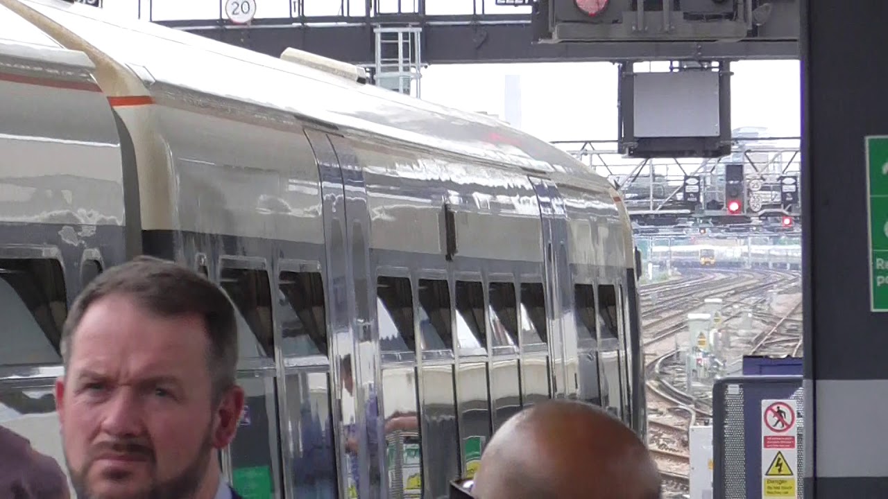 Southeastern Class 466-465-465 Departure London Bridge for Hayes (Kent ...