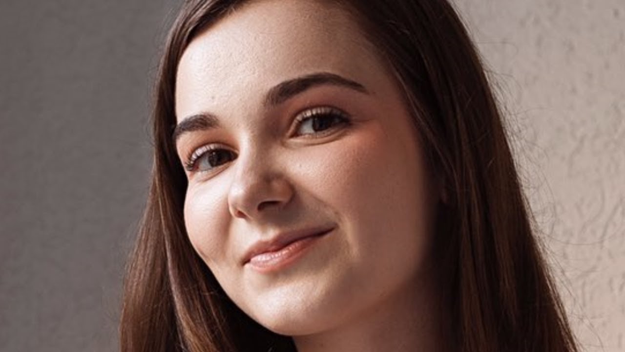 SIMONA PURR | The stunning Czech star ⭐ who got her start in 2021 - YouTube