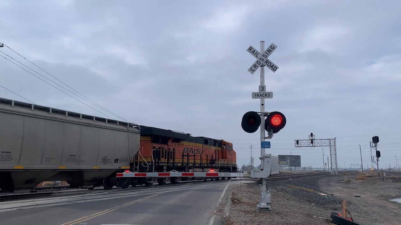 UP 7224 Grain Train With BNSF DPU South - S. McKinley Avenue Railroad ...