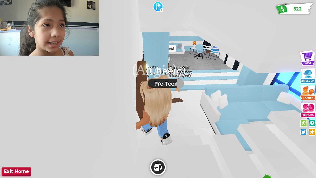 ROBLOX SCAMMERS TRY TO SCAM ME!! - YouTube