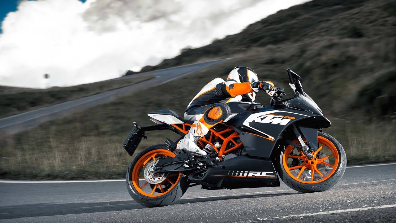 KTM RC200|CBR 250R HEAD2HEAD BURNOUT!!!!!!! - YouTube