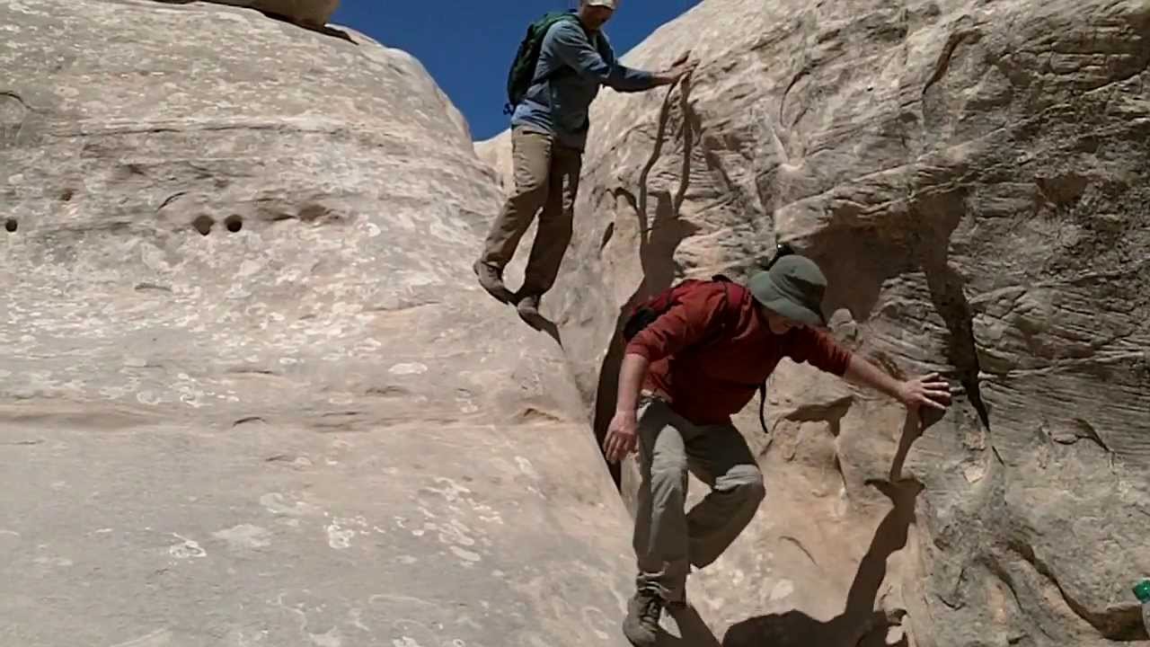 Maze overlook trail - YouTube