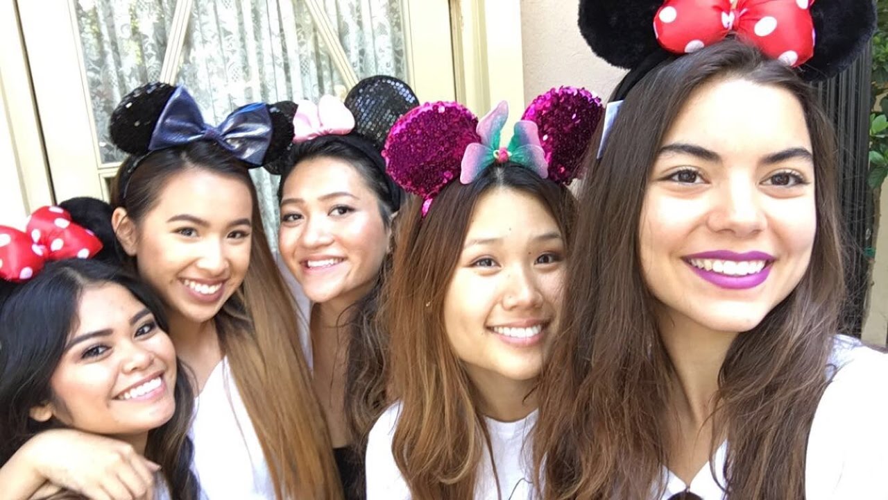 DISNEYLAND VLOG! - YouTube