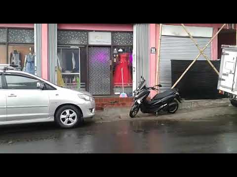 Naik motor transparan