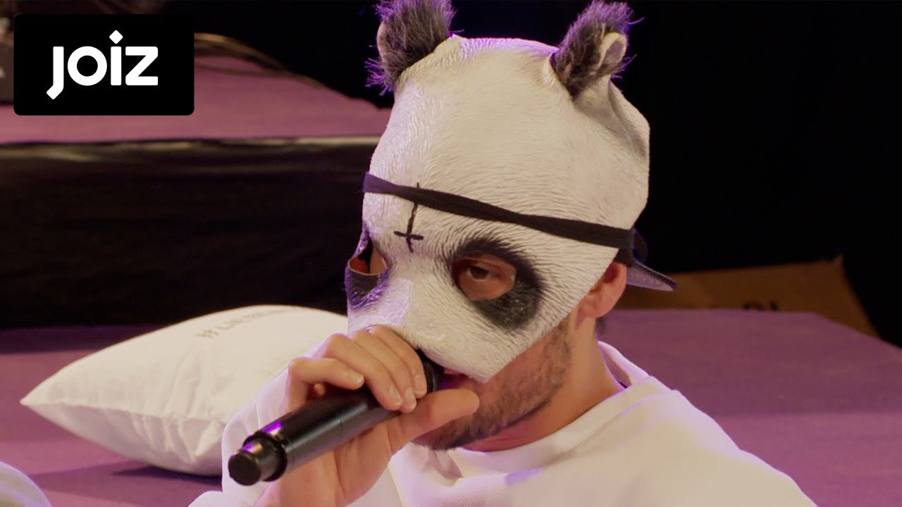 Cro- Hi Kids (Live at joiz) - YouTube