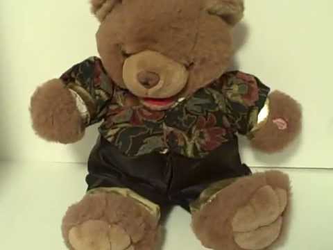 Teddy Bear Moving Mouth & Singing MACARENA song at www.CONNECTIBLES.net ...