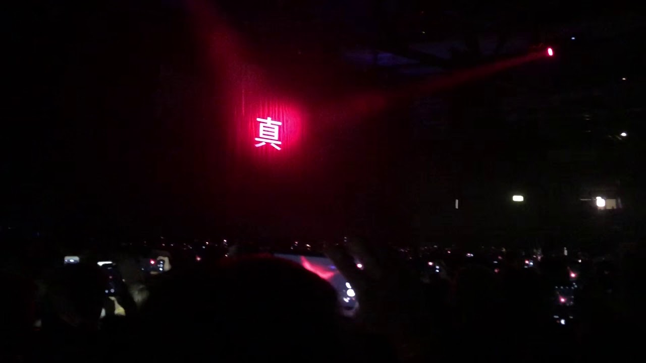 hi - Cro (Stay Tru Tour 2018 / Stuttgart) - YouTube