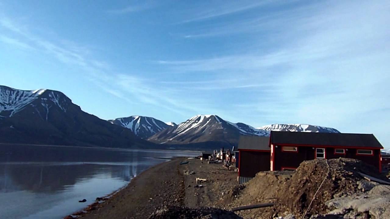 Svalbard Beautiful Midnight Sun in the Harbour - YouTube