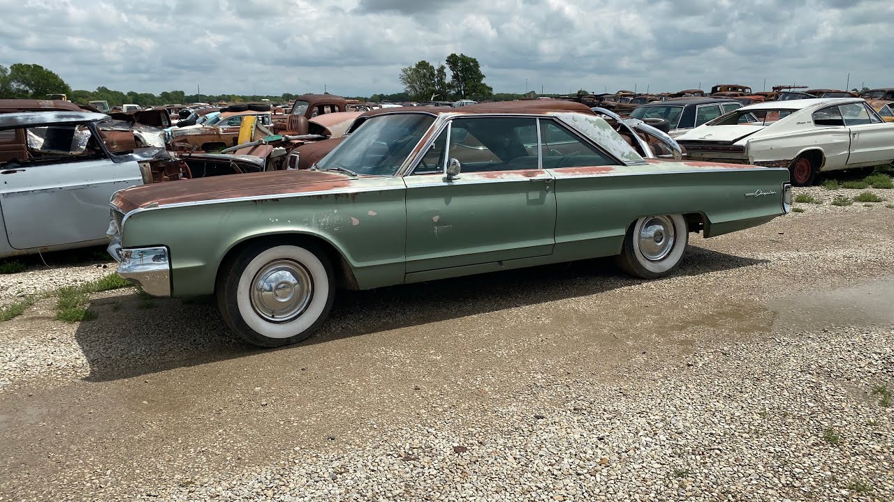 1965 Chrysler Newport 2 Dr Ht 383 Auto w/ Buckets & Console & a Newport ...