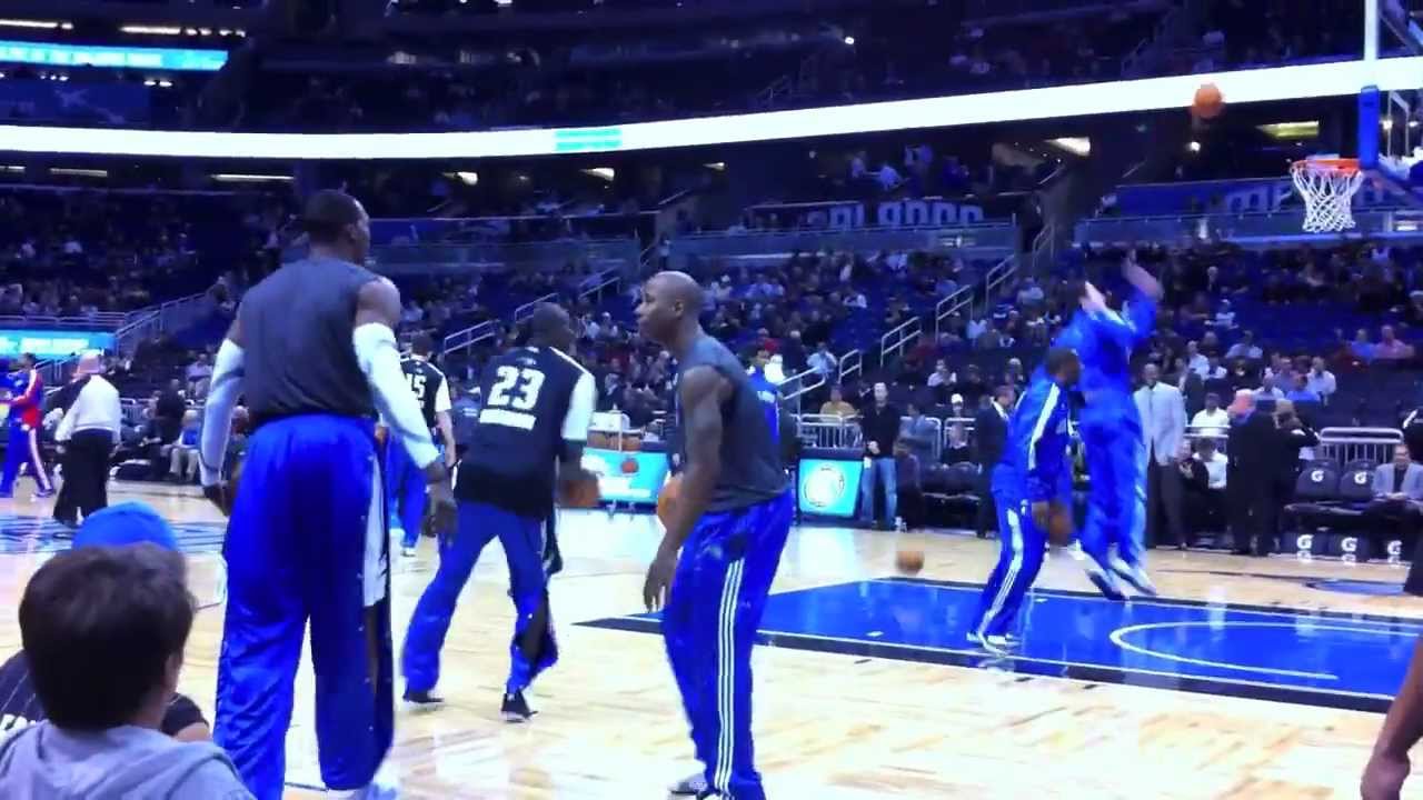 Kid Yells To Dwight Howard During Practice - YouTube