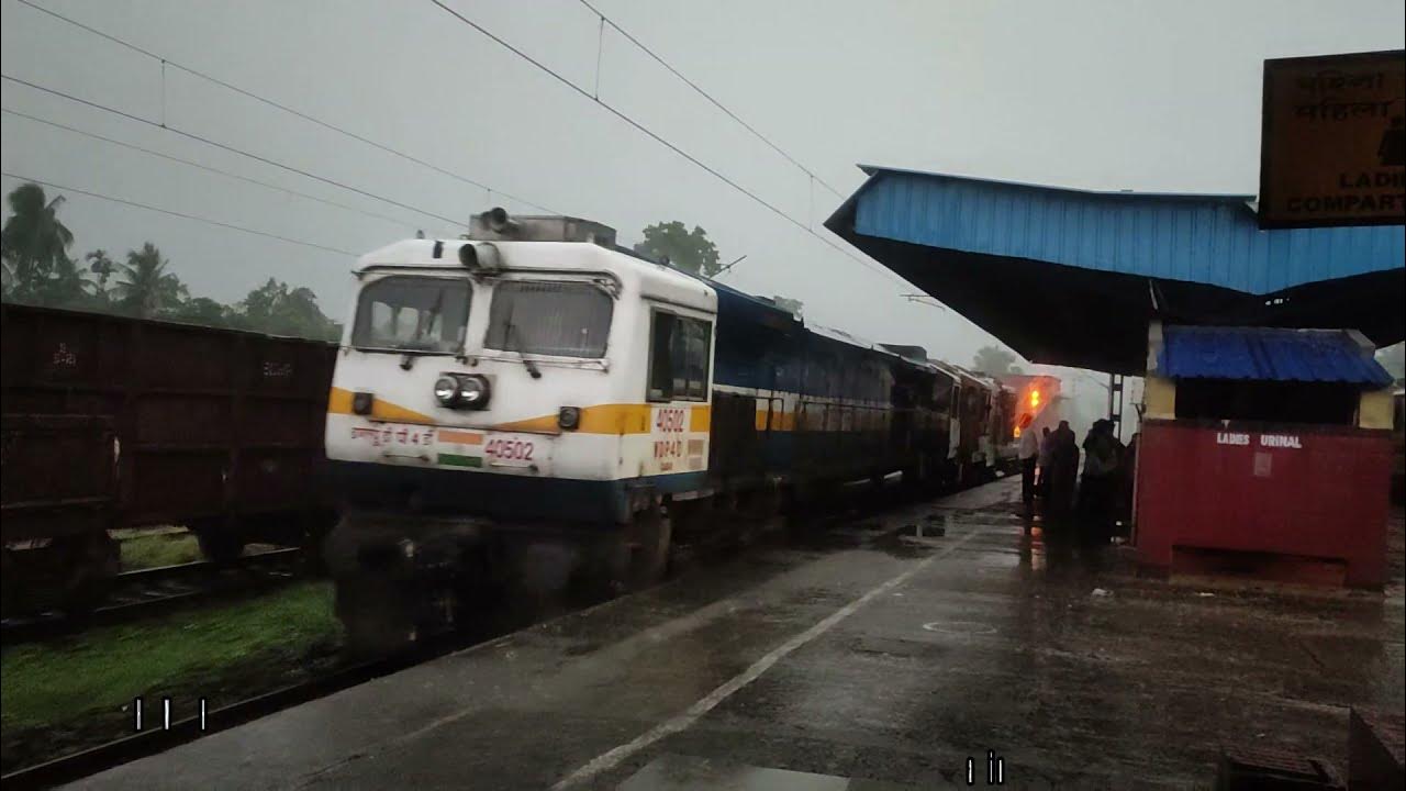 Train in Rain - 02023 Howrah - Patna Janshatabdi skips Baruipara at 130 kmph - YouTube