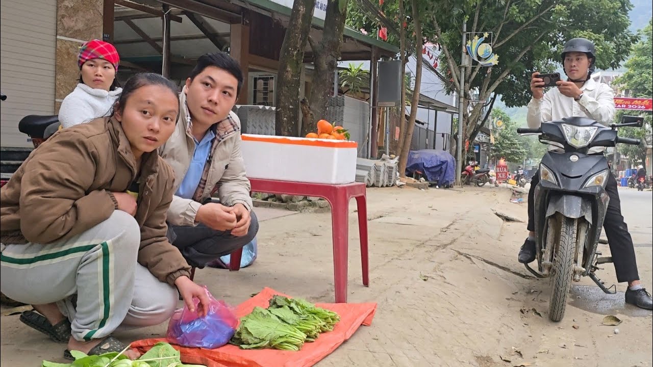 Electrician heartbroken: Single mother selling vegetables with another ...