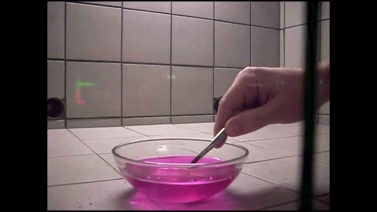 Sodium in water experiment No. 7 - Natrium im Wasser Versuch Nr 7 - YouTube