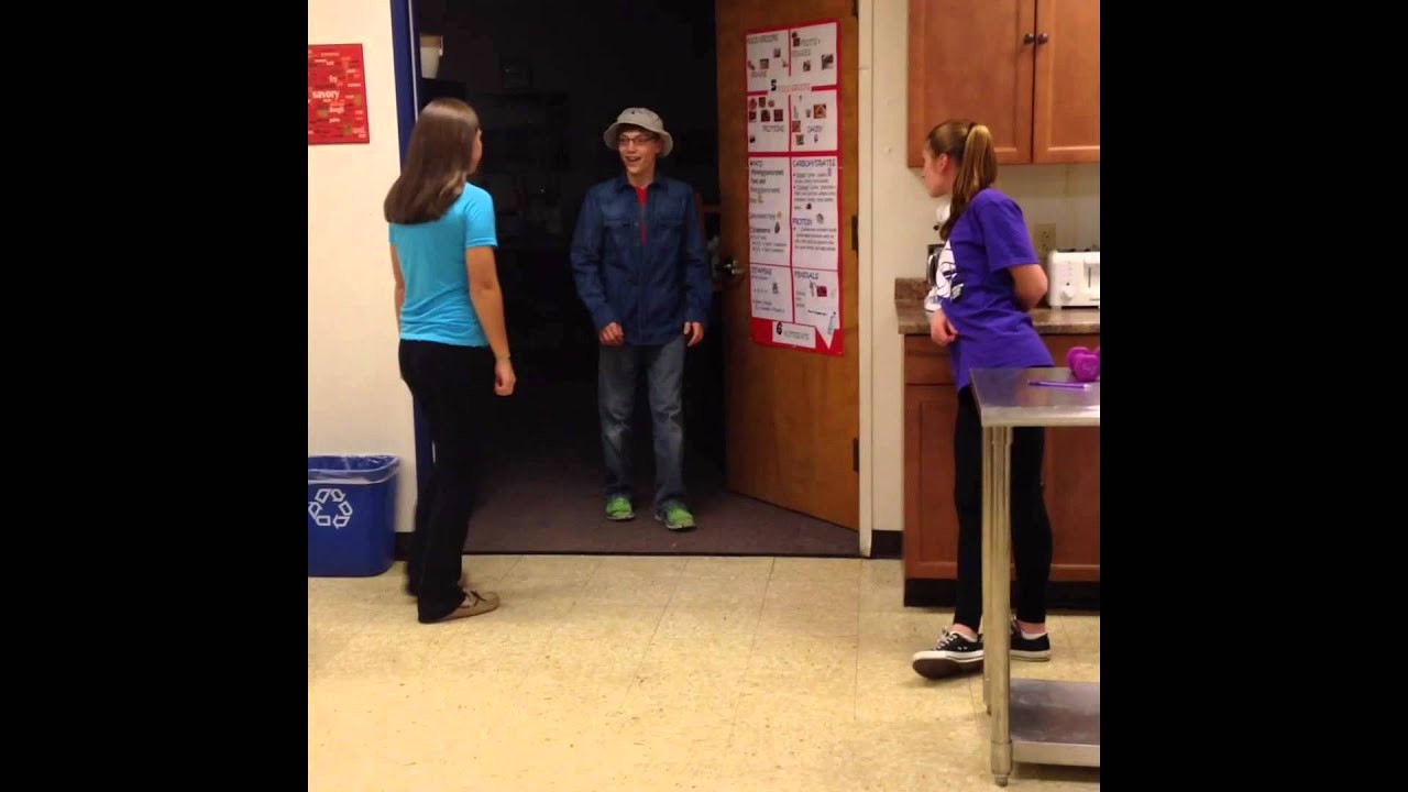 extra episode 1 scene 2 spanish project - YouTube