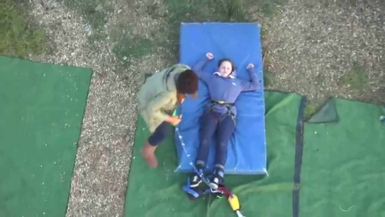 160ft Bungee Jump, Bray Lake, Windsor - Professional Footage - YouTube