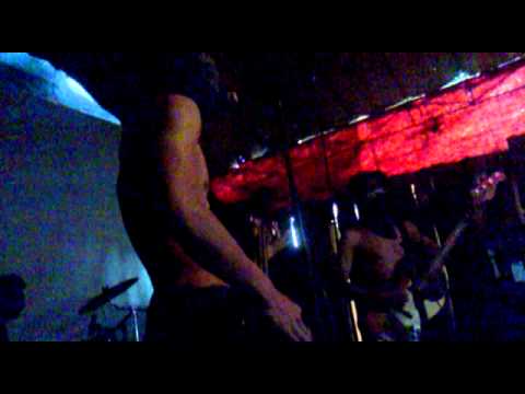 DAMEN - waria Kencing berdiri live