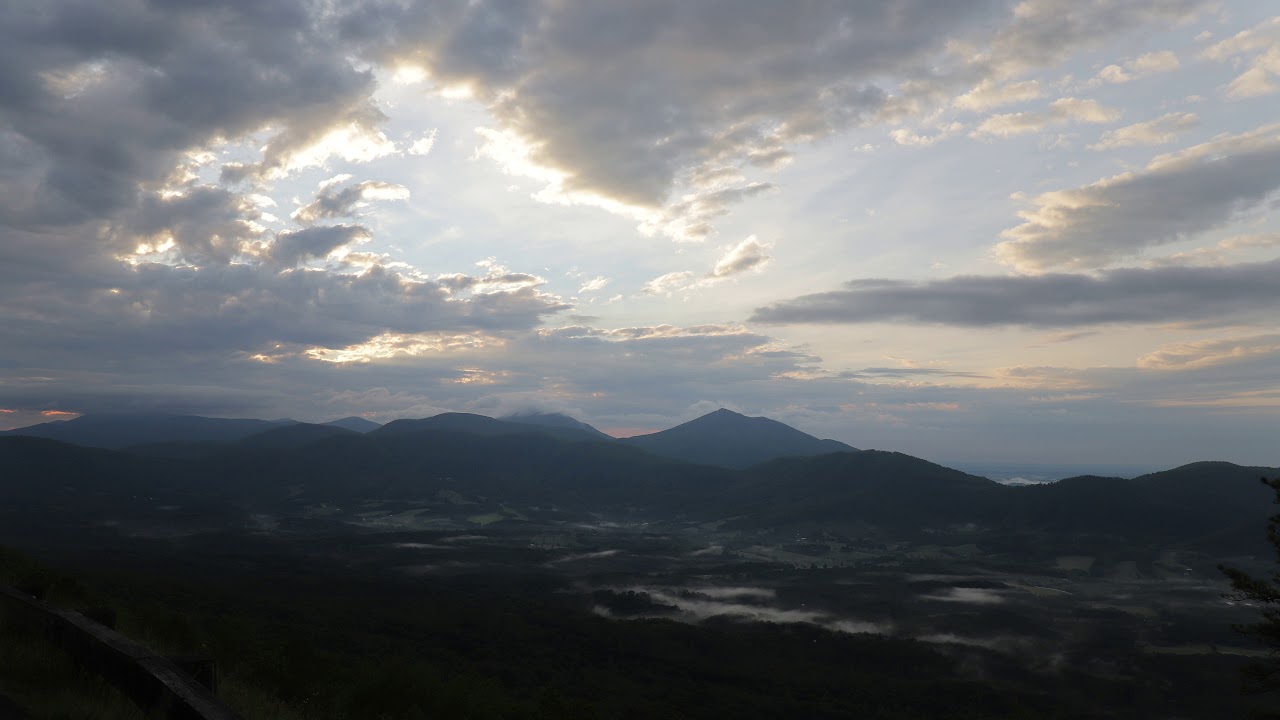 Time lapse - Blue Ridge Parkway Sunrise from Pine Tree Overlook May 23rd 2020 - YouTube