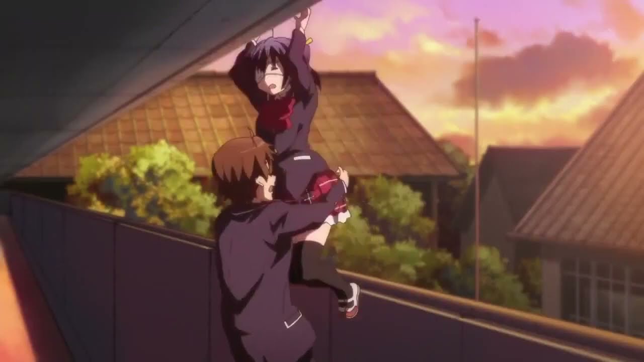 [Chuunibyou demo Koi ga Shitai!] - Rikka fell off the roof. - YouTube