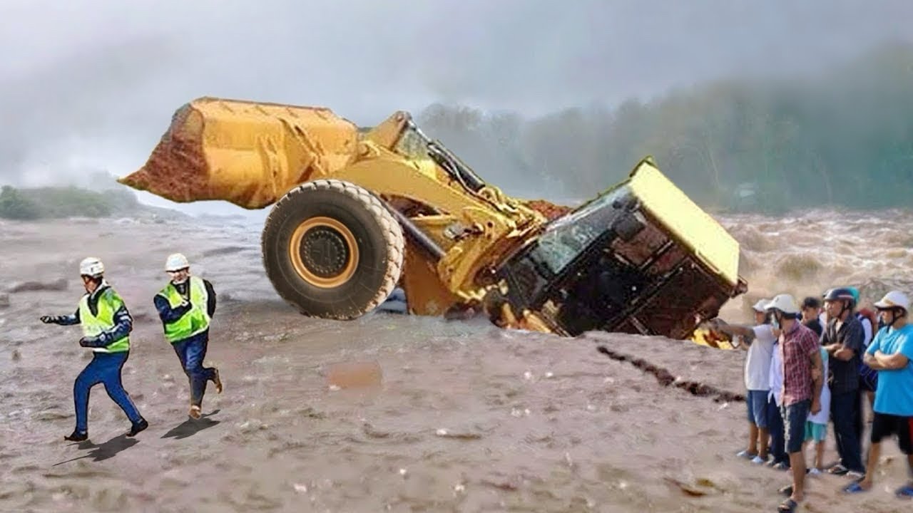 Terrible off-road trucks: and the dramatic and extremely risky rescue ...