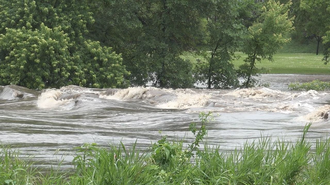 Flooding, train derailment impacting northwest Iowa - YouTube