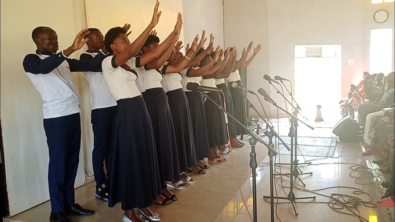 INTWARI By BYUKA URABAGIRANE CHOIR. | Official Video. - YouTube