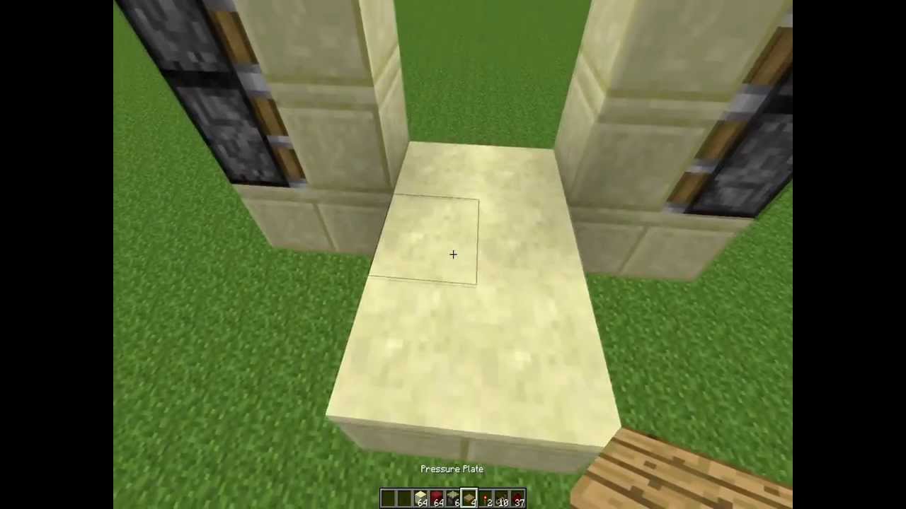Minecraft Tutorial 3x2 Piston Door - YouTube