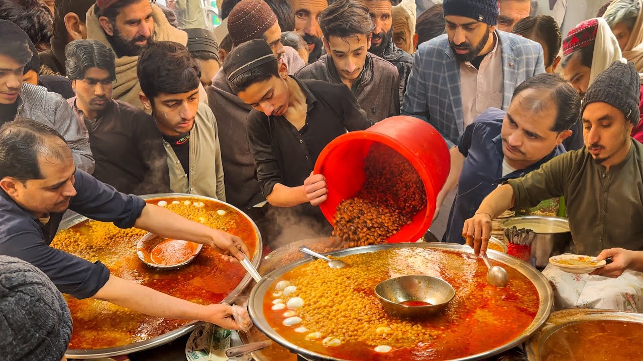 The Heartwarming Curry of Peshawar- LOBIA FAMOUS CURRY 🇵🇰 - YouTube