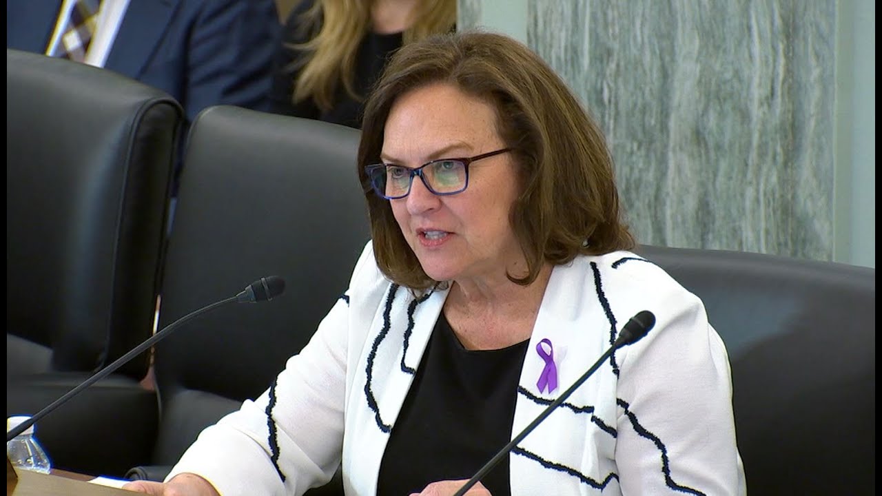 Senator Deb Fischer Questions Experts on the Next Steps for 5G - YouTube
