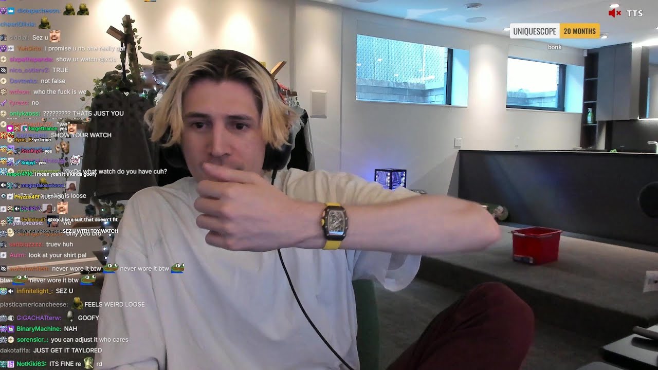 xQc Flexes his Watch any Chance he Gets - YouTube