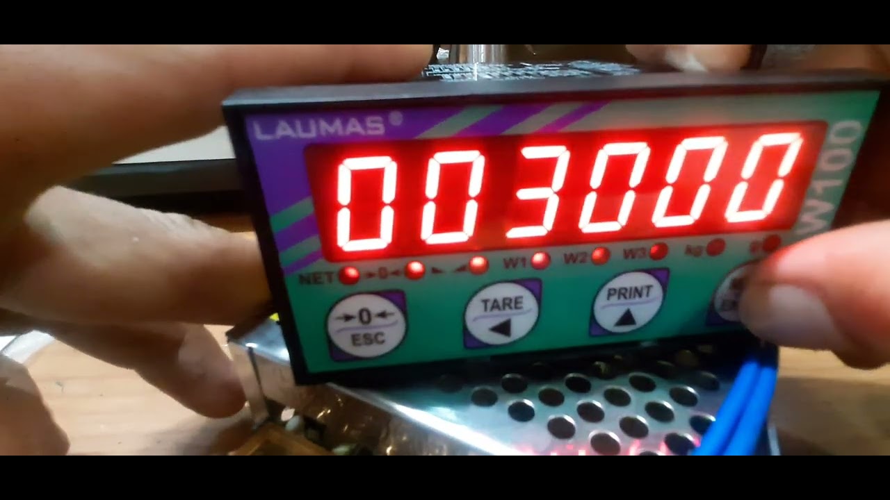 hiệu chuẩn cân laumas w100 - YouTube