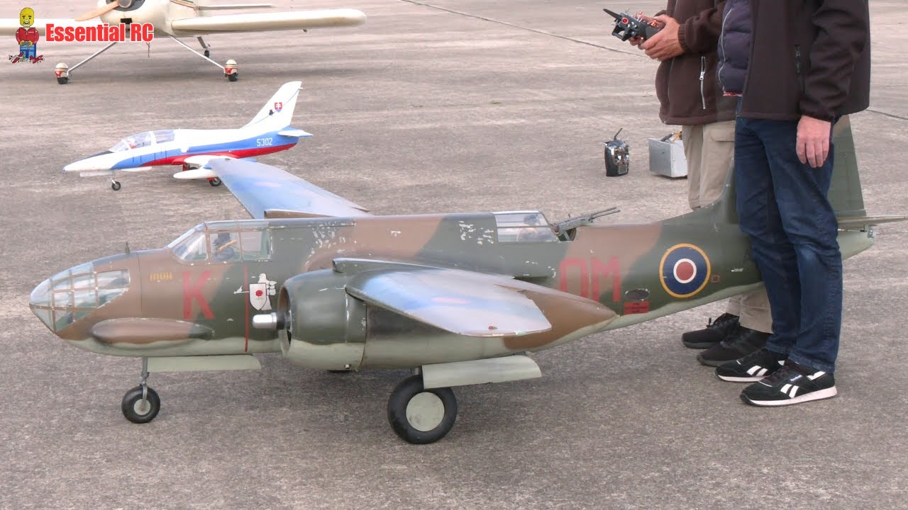 WHAT WW2 FULL SIZE AIRCRAFT IS THIS A SCALE Radio Controlled (RC) MODEL ...