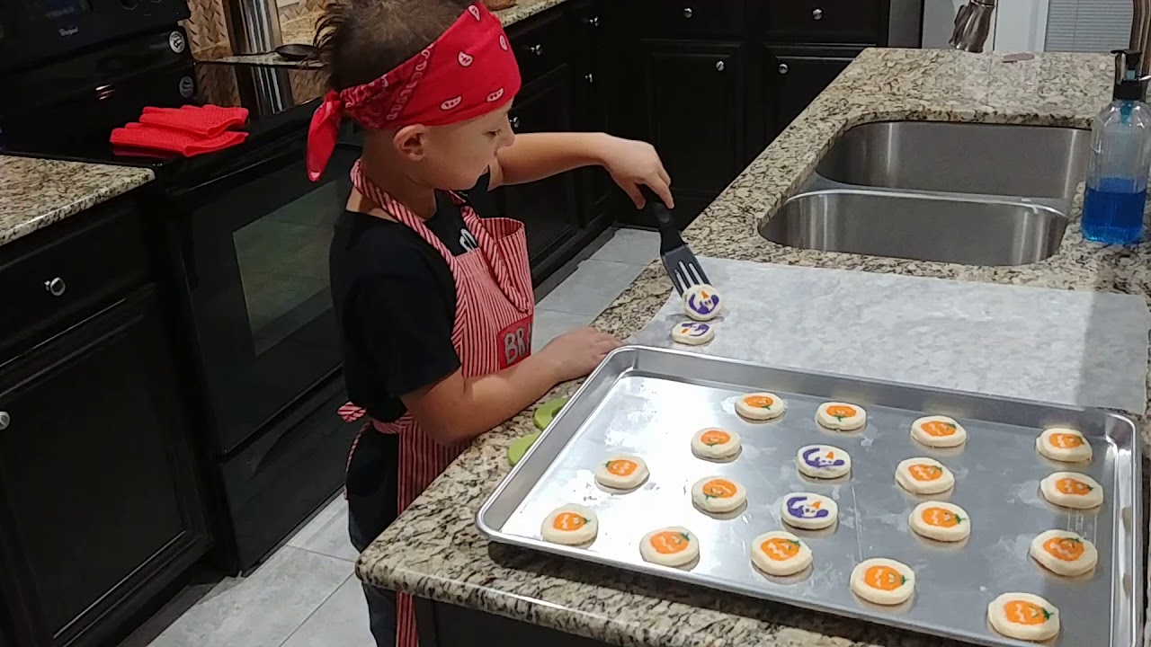 The Baking With BRAYDON Show(5) - YouTube