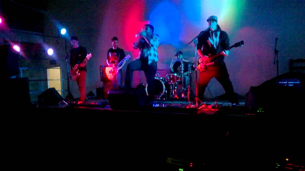 B-Side Life - "Que A Verdade Seja Dita" [Live] - YouTube