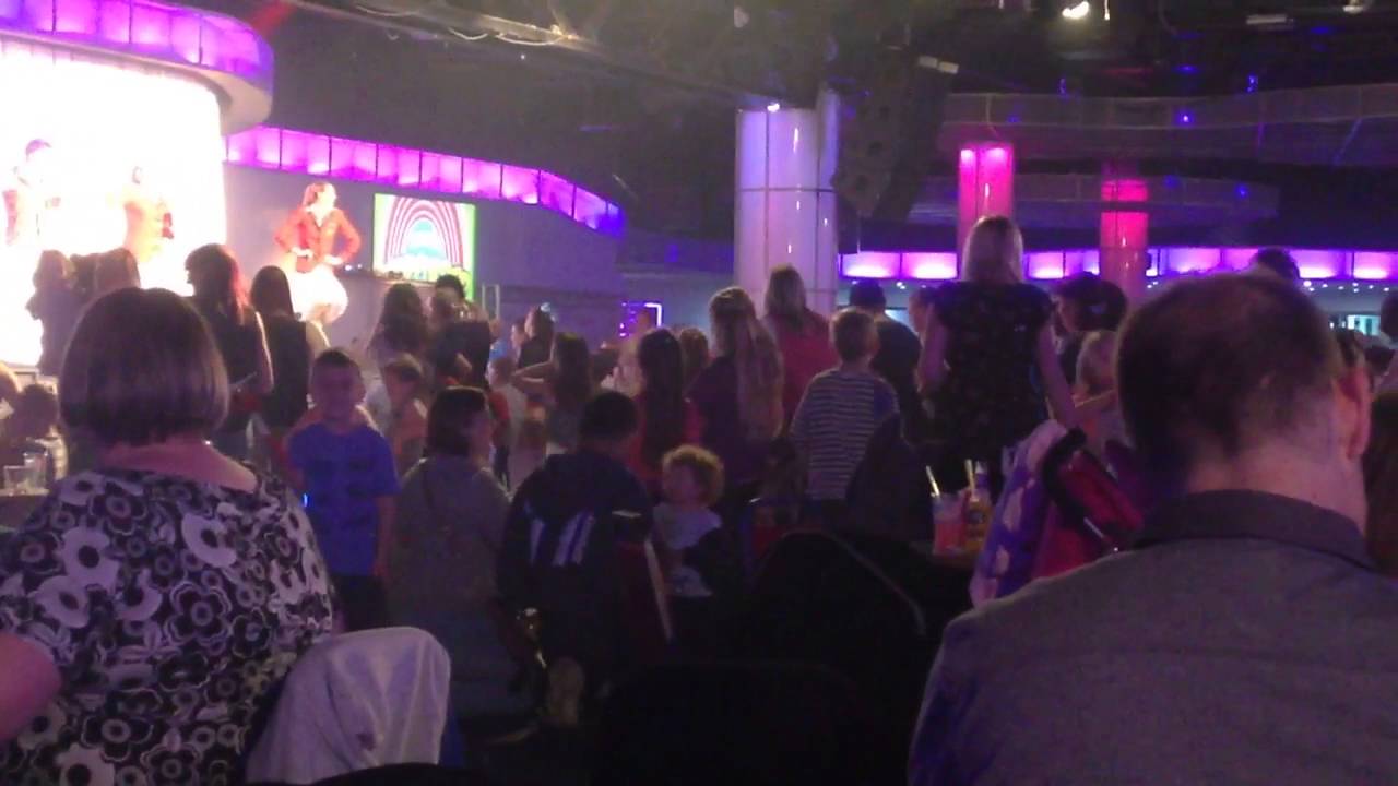 Butlins Skegness 3rd June 2016 - Redcoat Party Dances - YouTube