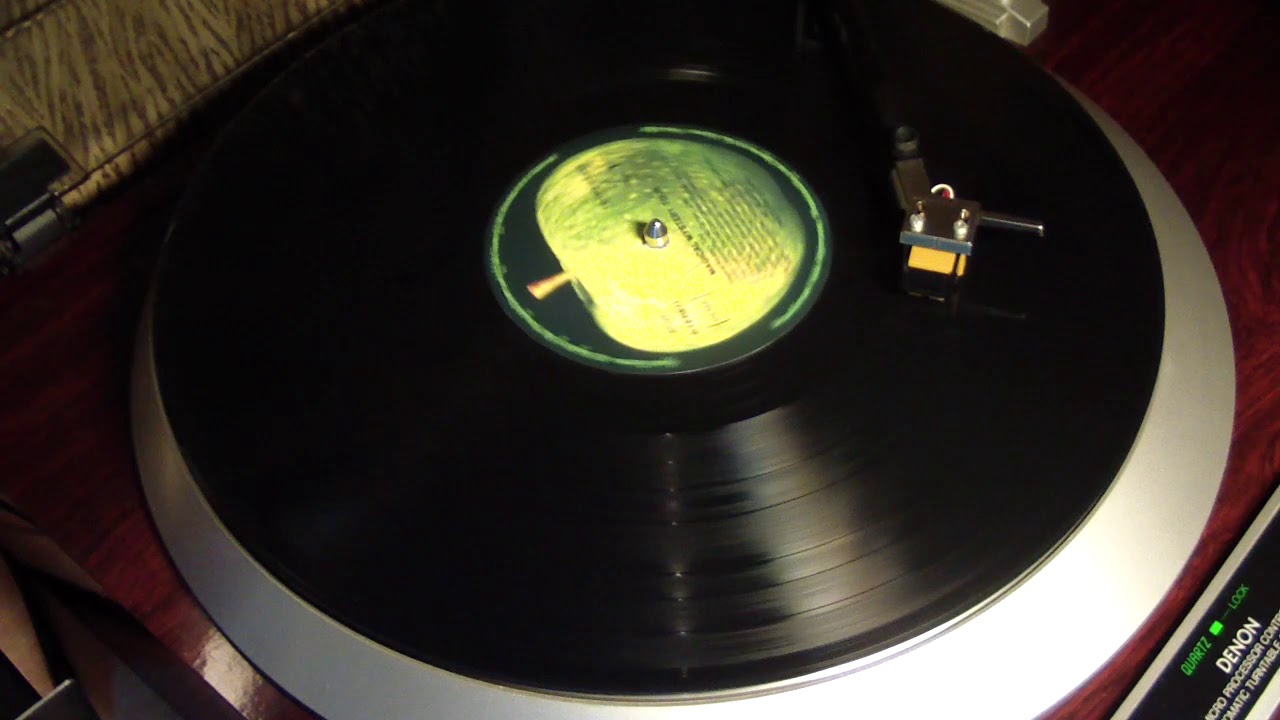 The Beatles - I Am The Walrus (1967) vinyl - YouTube