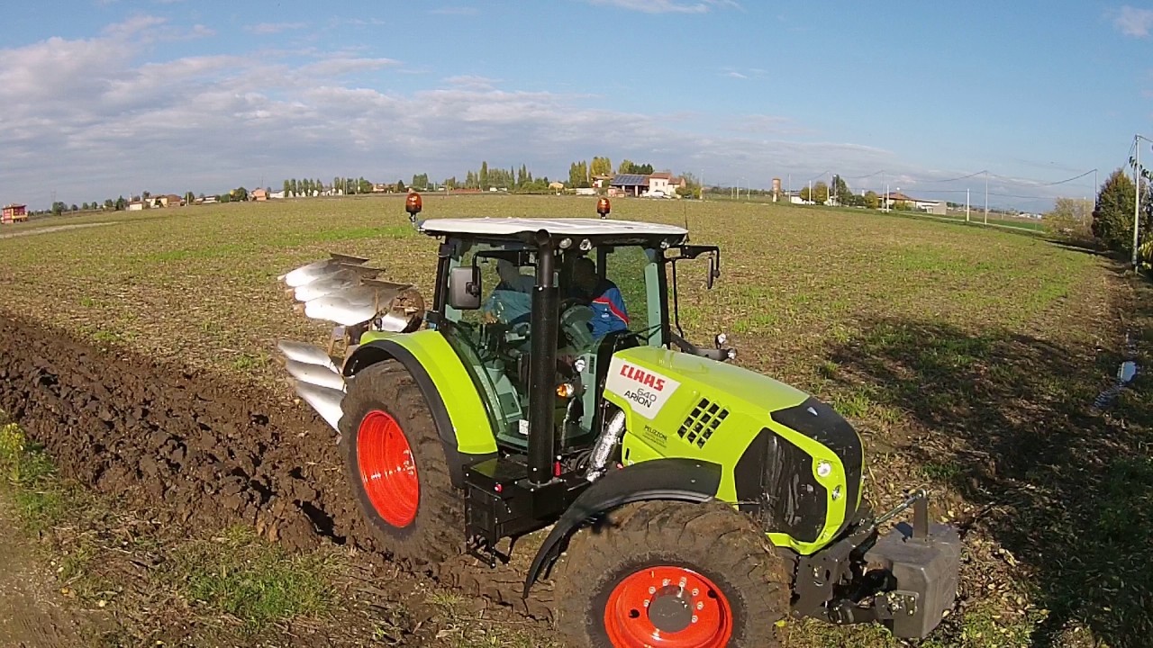 CLAAS ARION 640 - YouTube