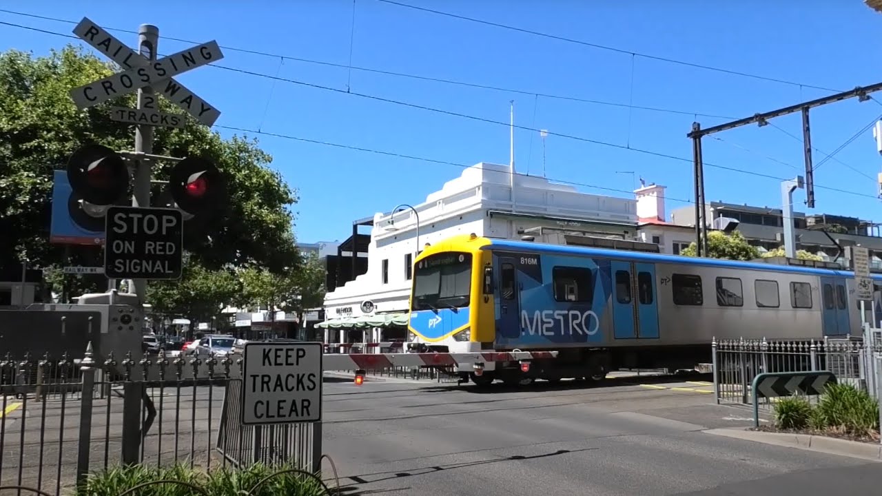 Church Street, Middle Brighton, Vic | Metro Railway Crossing - YouTube