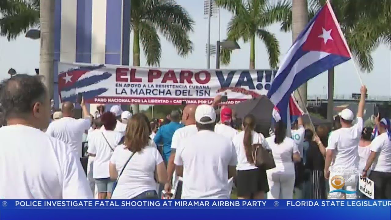 Demonstration At Miami's Freedom Tower For Freedom In Cuba - YouTube