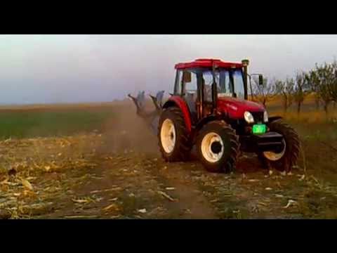 Tractor YTO X904 - YouTube